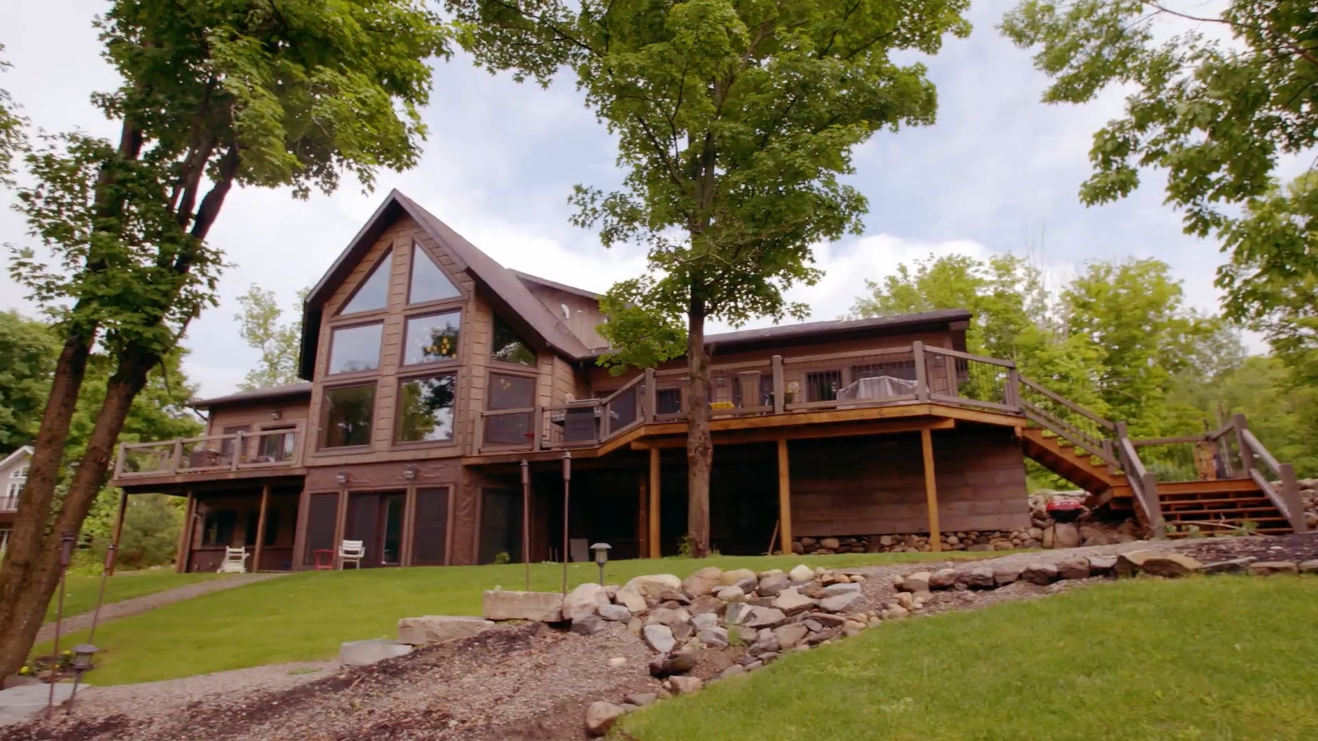 Great Canadian Cottages - nikkiraymedia.com